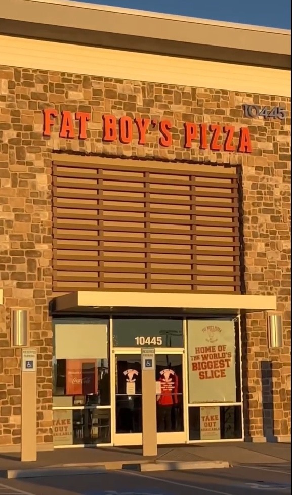 Fat Boy's Pizza in Richmond! THE WORLD'S BIGGEST SLICE!